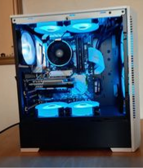 Enter Raffle to Win Gaming PC hosted by Simon Smith