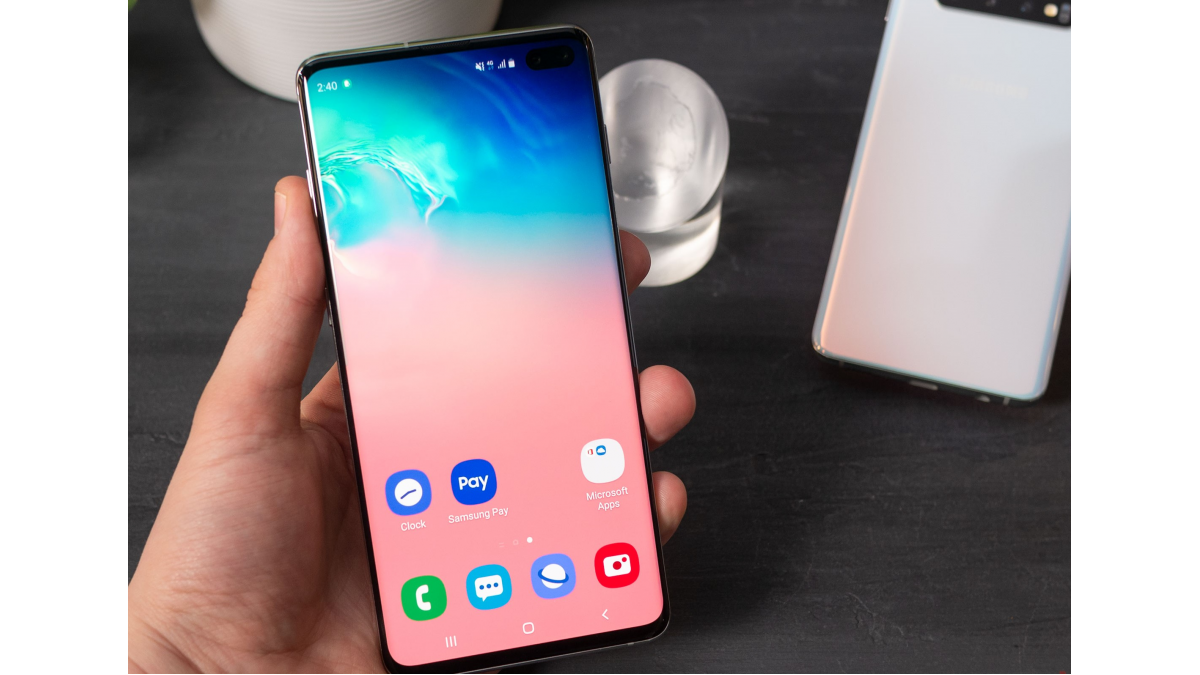 Enter Raffle to Win Win A Samsung Smart Phone hosted by Emma Moseley