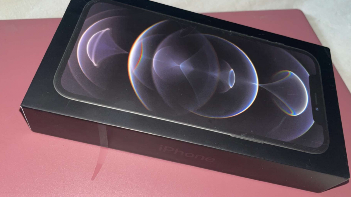 Enter Raffle to Win iphone 12 pro 128gb hosted by Dom currey